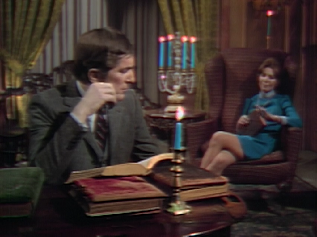 Episode 695: Collinwood belongs to the ghosts now – Dark Shadows Commentary